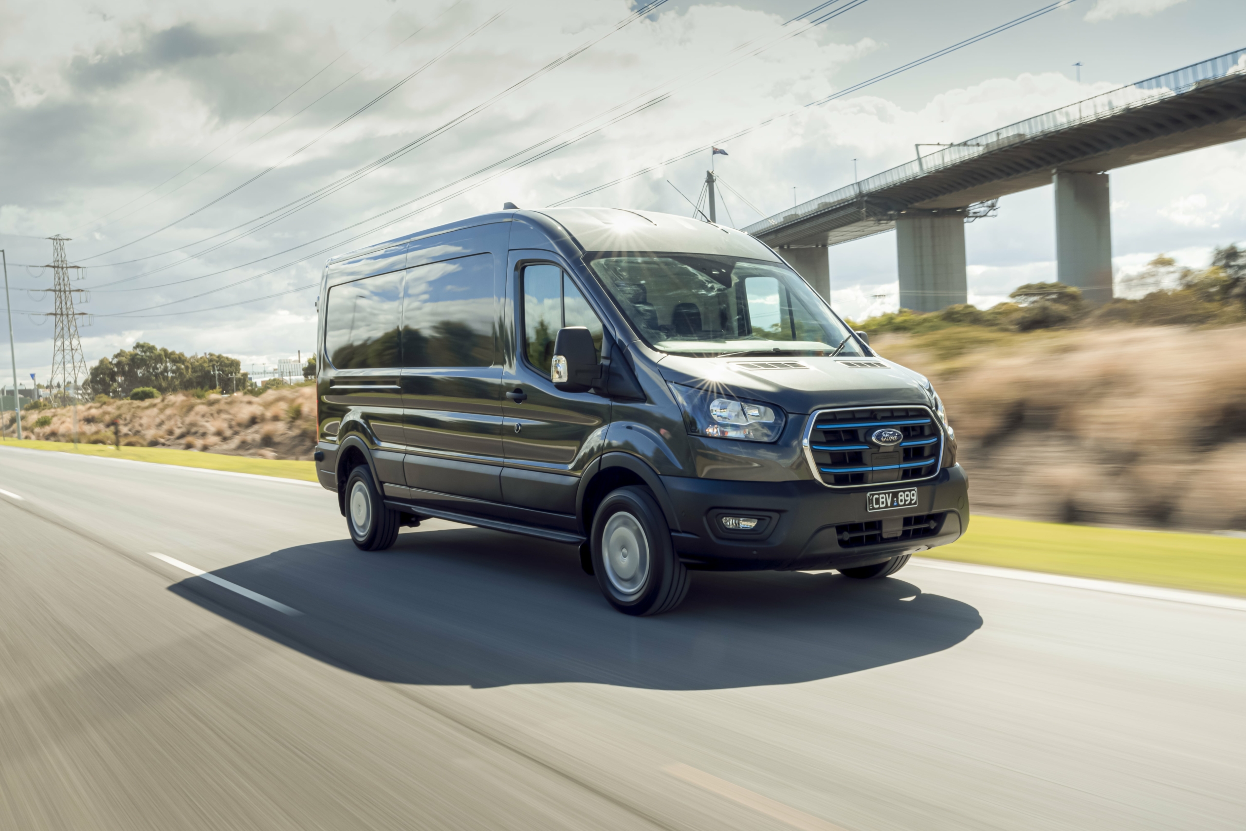 Ford Transit 2T/e-Transit - Utilitaires